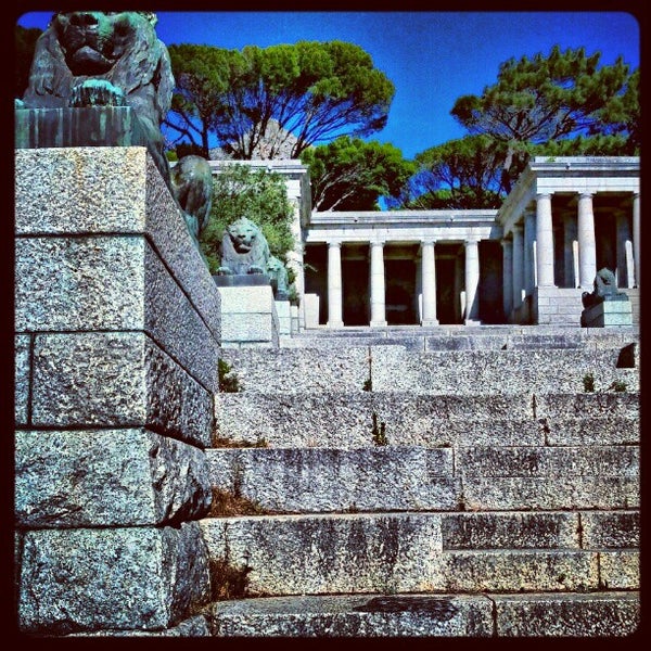 Rhodes Memorial - Historic Site in Cape Town
