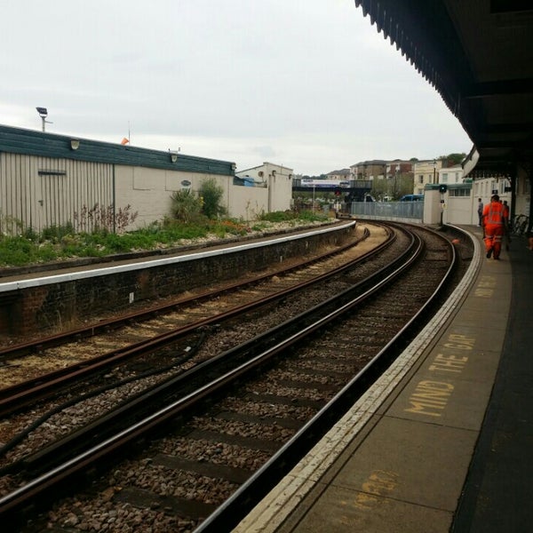 Ryde Esplanade Railway Station (RYD) - 3 tips from 373 visitors