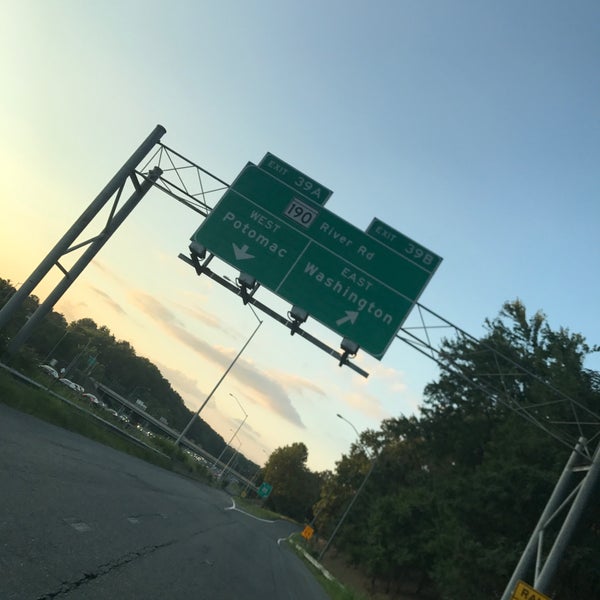 Exit 39 - MD 190 (River Road) / Potomac, Washington - Intersection