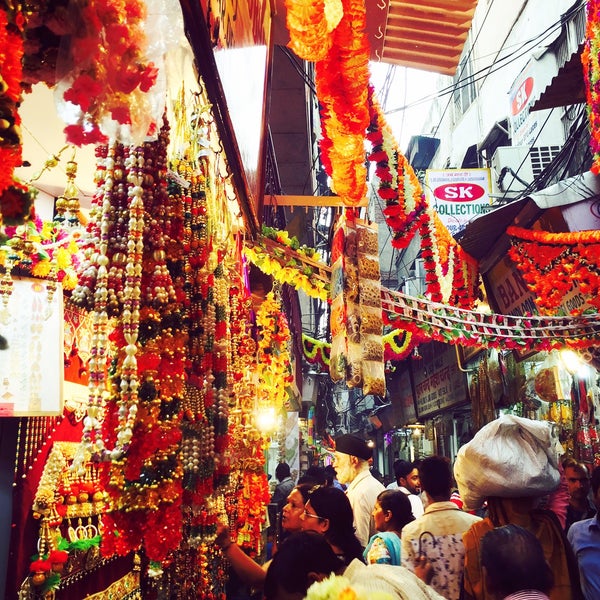 Kinari Bazaar | किनारी बाजार - Chandni Chowk - New Delhi, Delhi