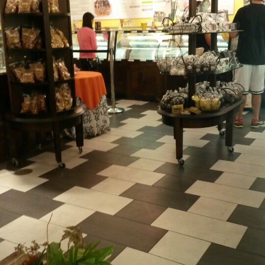 Kilwins Chocolates & Ice Cream - Fells Point - 1625 Thames St