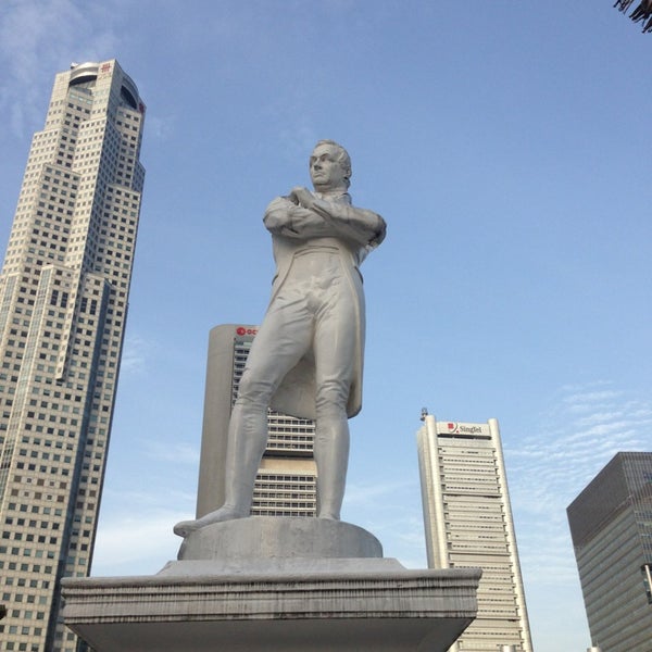 Sir Stamford Raffles Statue (Raffles' Landing Site) - Downtown Core - Parliament Lane