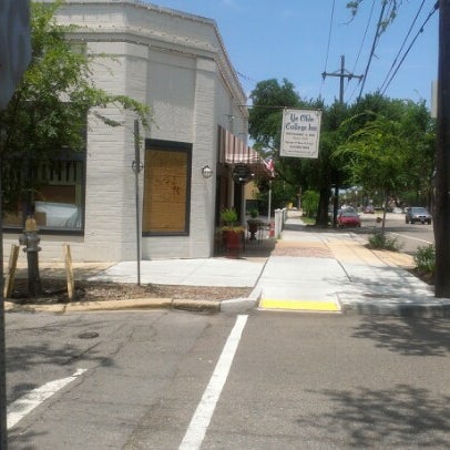 Ye Olde College Inn - Southern / Soul Food Restaurant in New Orleans