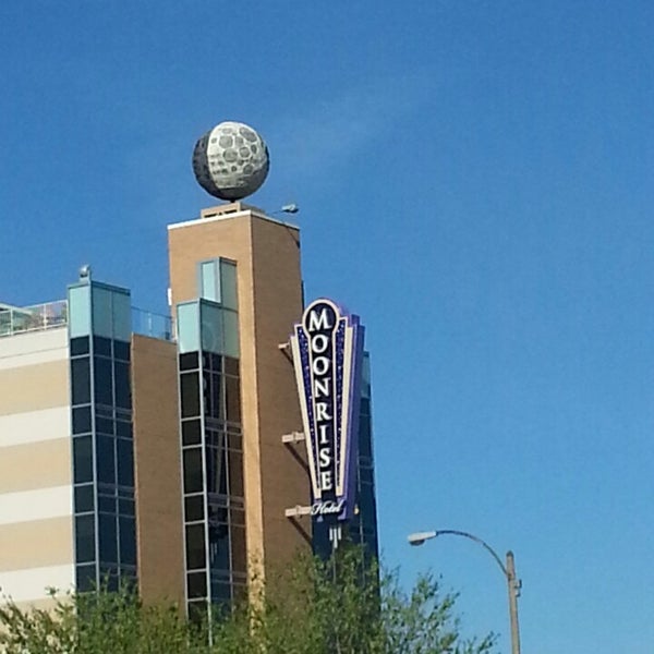 Moonrise Hotel - Hotel