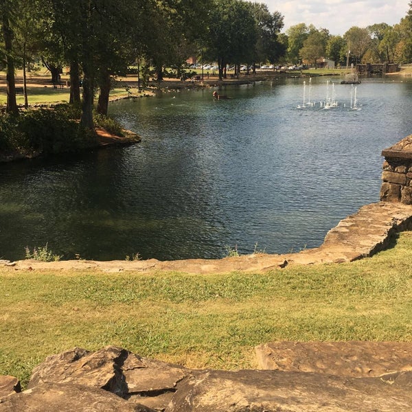 Spring Park - Park in Tuscumbia