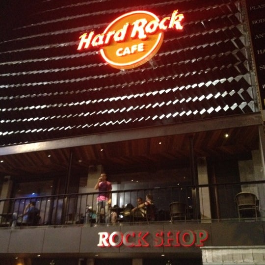 Hard Rock Cafe Bangkok (ฮาร์ดร็อค คาเฟ่ กรุงเทพ) - ปทุมวัน - 129 tips