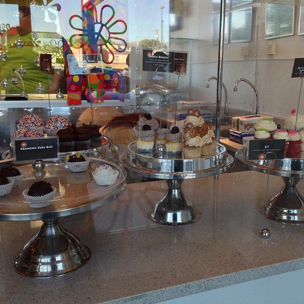 Trailercakes (Now Closed) - Cupcake Shop in Dallas