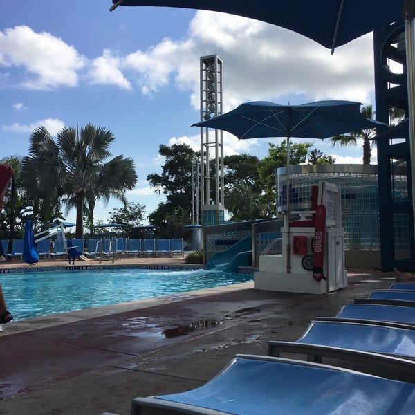 Bay Cove Pool - Disney's Contemporary Resort - 9 tips