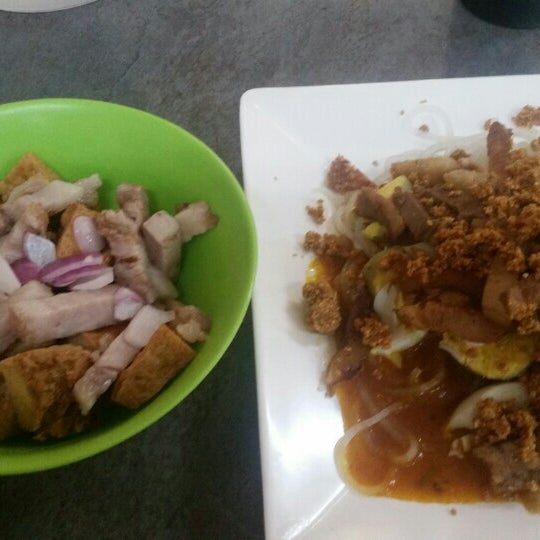 Aling Lucy's Panciteria - Las Piñas District 2 - 6 tips from 161 visitors