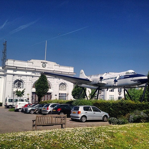 Croydon Airport - Waddon - Airport House; Purley Way
