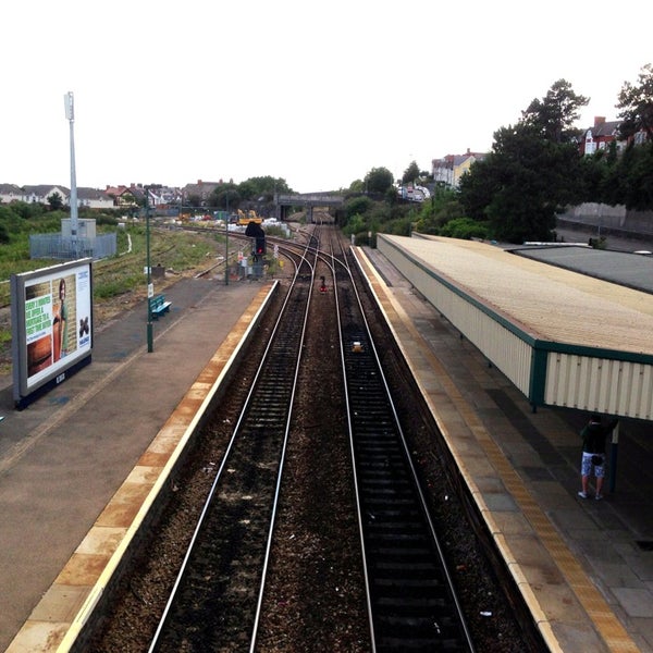 Barry Railway Station (BRY) - 3 tips from 209 visitors