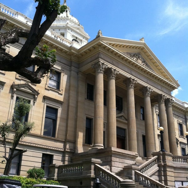 Marion County Courthouse - Courthouse in Fairmont