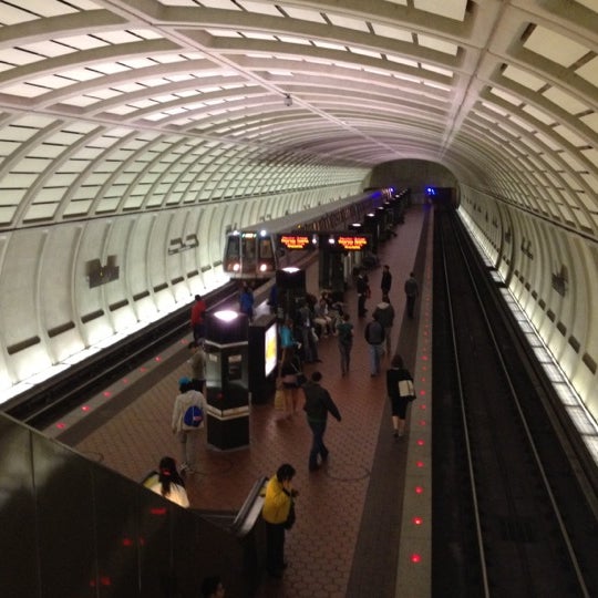 Columbia Heights Metro Station - Metro Station in Washington