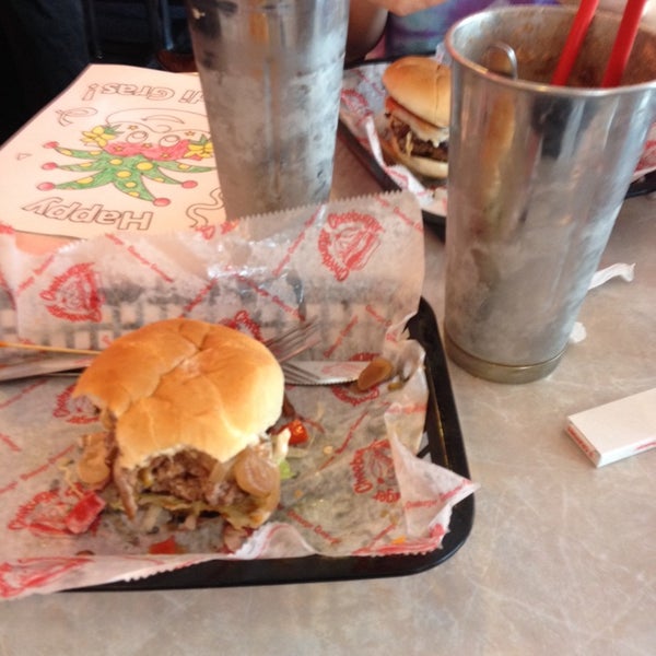 Cheeburger Cheeburger - 24 tips