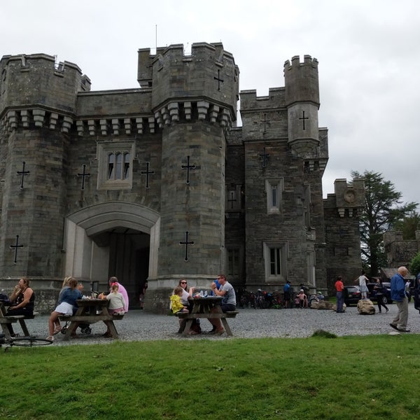Wray Castle - Castle