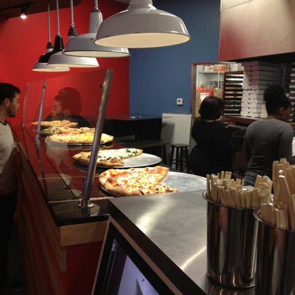 Dimo's Pizza - Bucktown - 61 tips from 1942 visitors