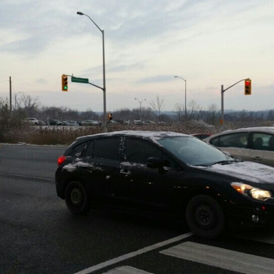 Hwy 407 GO Transit Carpool Lot - Dundas St