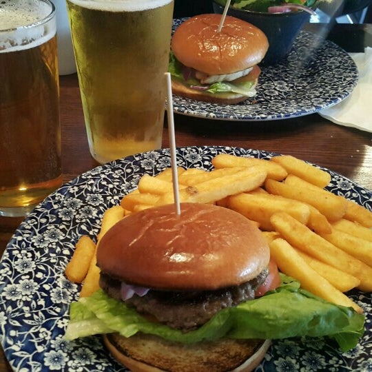 The London & County (Wetherspoon) - Terminus Rd.