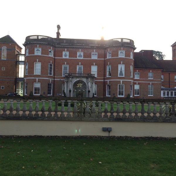 Oakley Hall Hotel - Hotel in Basingstoke