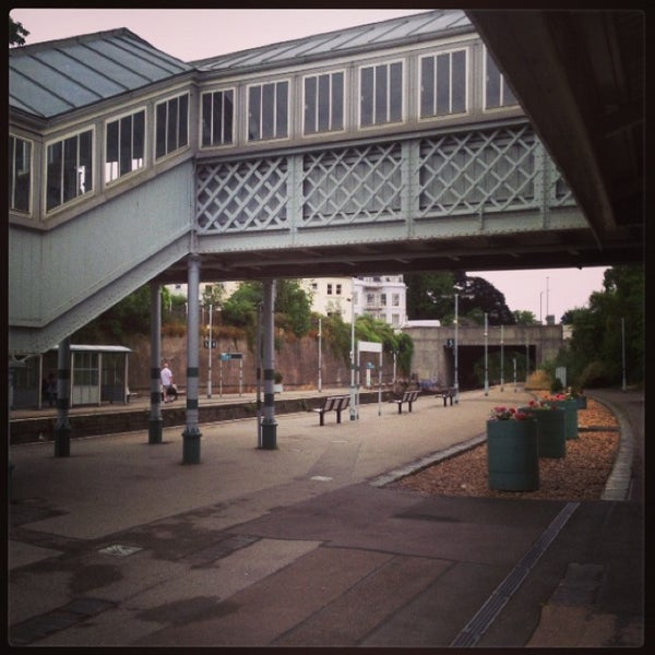 Lewes Railway Station (LWS) - Station St