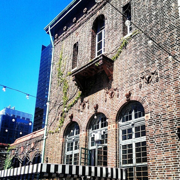 Photos at Pod 39 Rooftop Bar - Cocktail Bar in Murray Hill