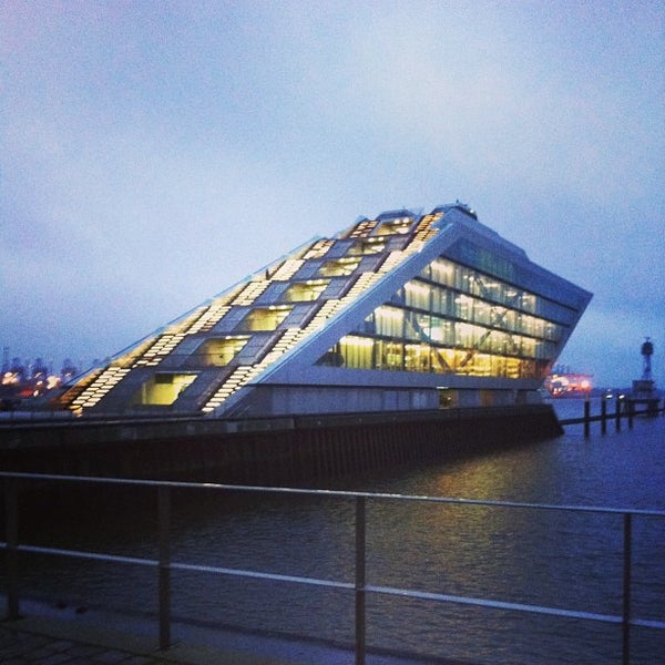 Dockland - Building in Altona