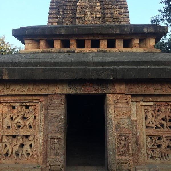 Lingaraj Temple - 8 tips from 170 visitors