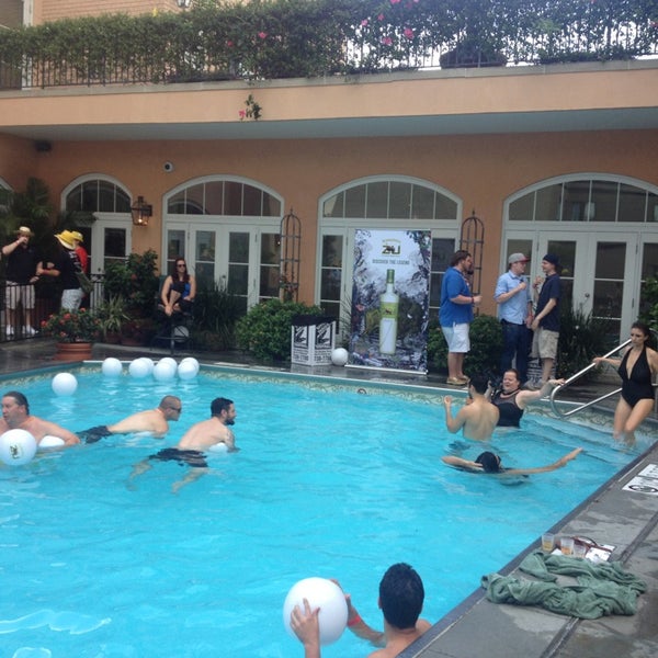 Hotel Monteleone Rooftop Pool & Patio - French Quarter - 5 tips