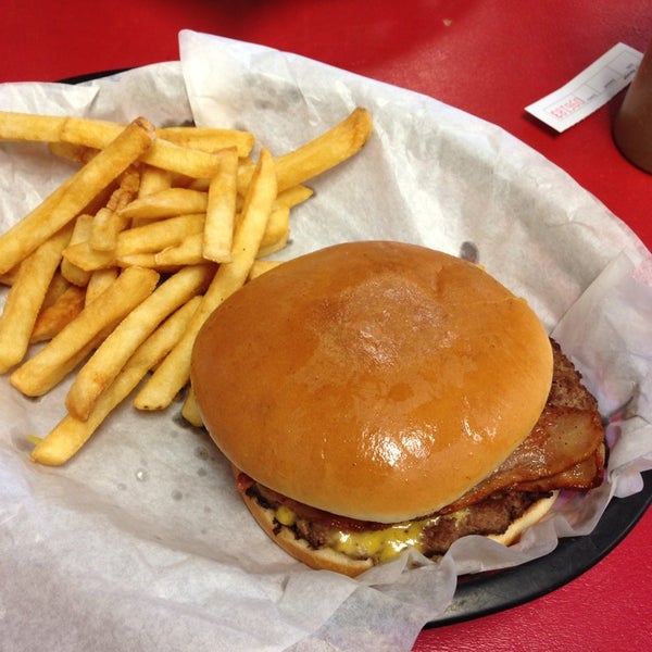 Papa Burgers - Burger Joint in El paso