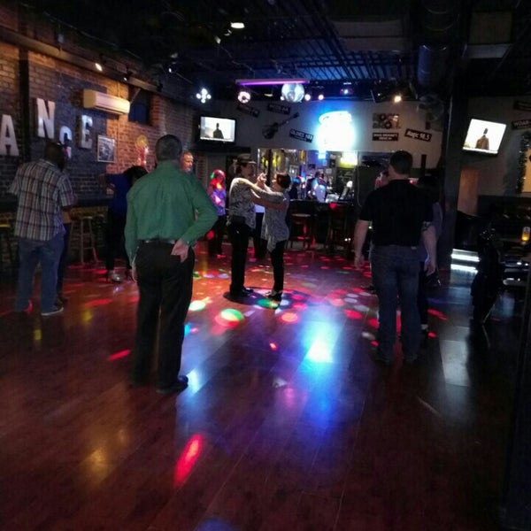 The Woody In The Vista - Nightclub in Columbia