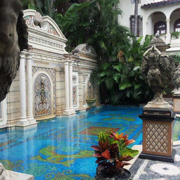 Versace Mansion - Flamingo-Lummus - Miami Beach, FL