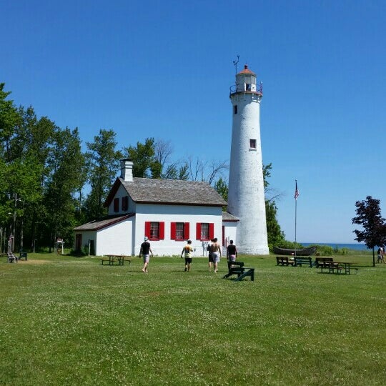 Sturgeon Point Lighthouse - 2 tips from 130 visitors