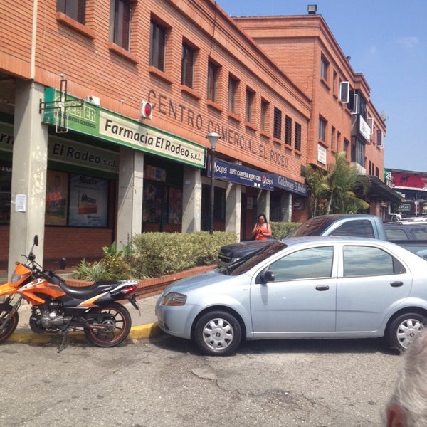 Centro Comercial El Rodeo - 2 tips