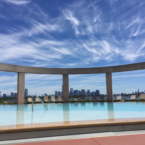 Port Liberte Infinity Pool - Pool in Jersey City