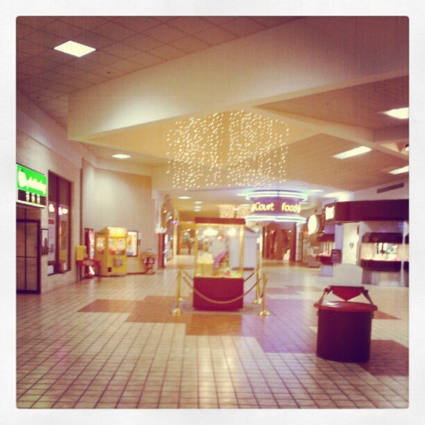 Hutchinson Mall - E 11th