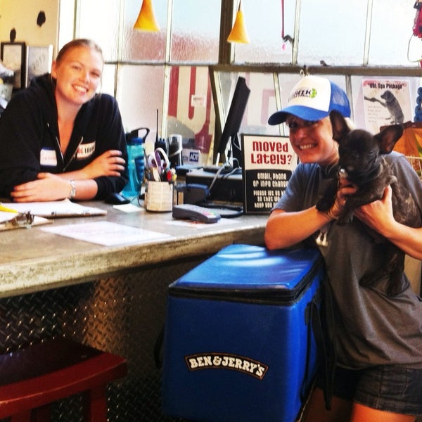 Downtown Dog Lounge - Interbay - 5 tips from 225 visitors