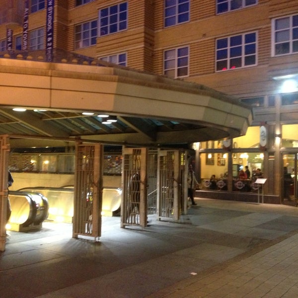 Columbia Heights Metro Station - Metro Station in Washington