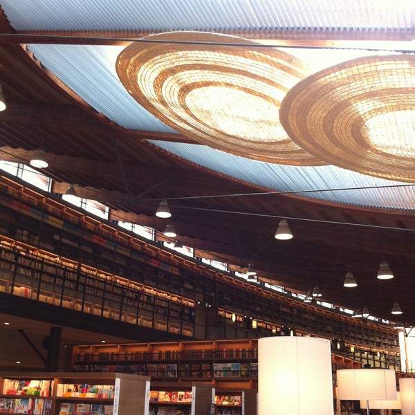 武雄市図書館 (Takeo City Library) - 武雄市, 佐賀県