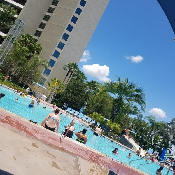 Bay Cove Pool - Disney's Contemporary Resort - 9 tips