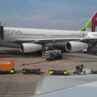 Lufthansa Flight LH 403 (Now Closed) - Plane in Newark, NJ