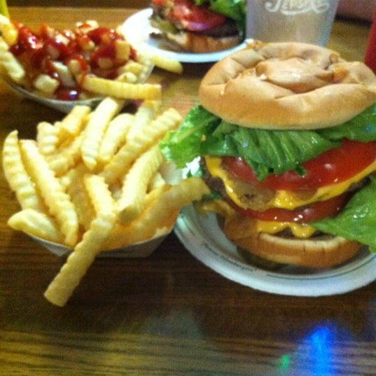 Lion's Tap - Burger Joint