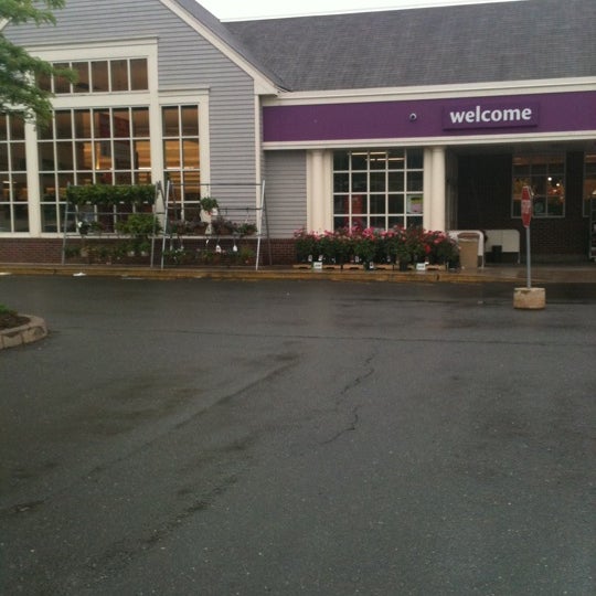 Super Stop & Shop - Supermarket in Seymour