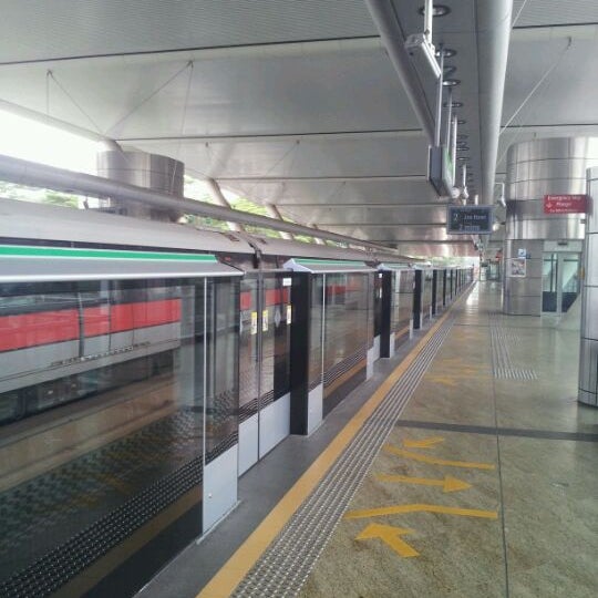 Dover MRT Station (EW22) - Central Region - 200 Commonwealth Ave. W