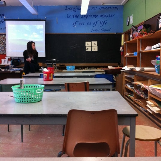 Thomas A. Blakelock Highschool - School in Oakville