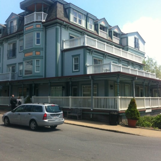 Mansion House Inn - Vineyard Haven, MA
