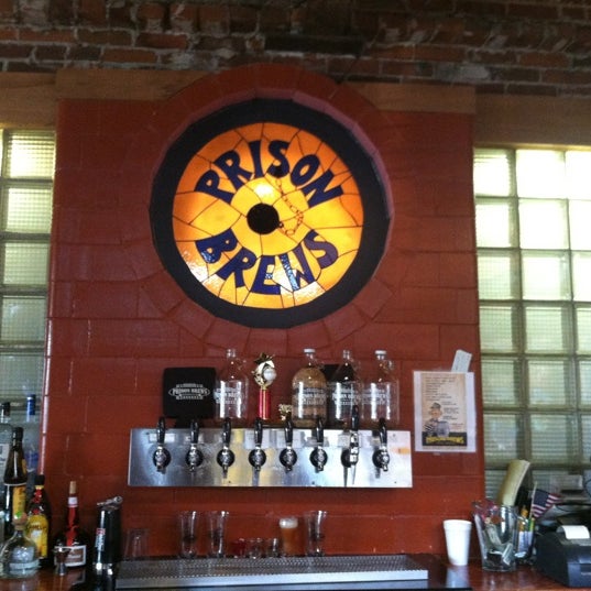 Prison Brews Brewery & Restaurant - Bar in Downtown Jefferson City