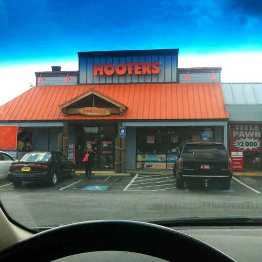 Hooters - American Restaurant