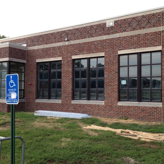 Amos Hiatt Middle School - 1214 E 15th St