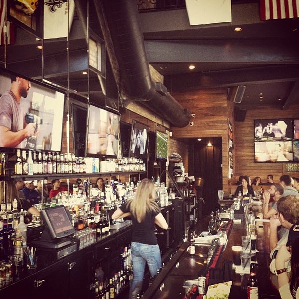 The Standard Bar & Grill - Bar in Chicago