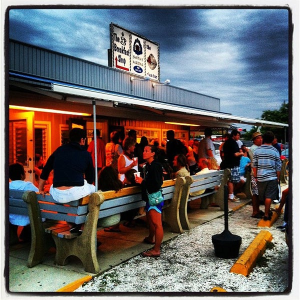 Smitty's Clam Bar - 910 Bay Ave